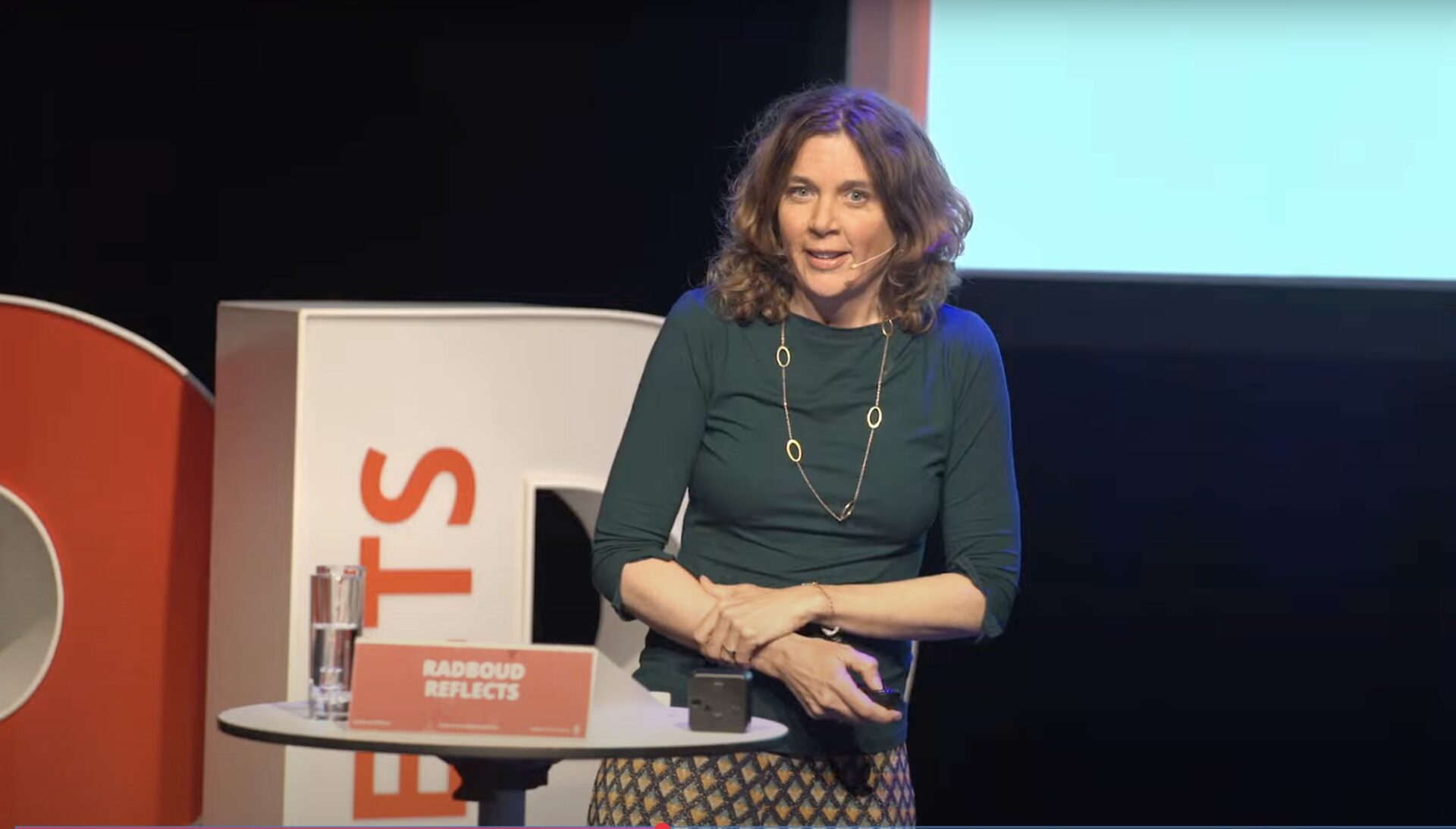 Fleur Zeldenrust - Zijn je hersengolven nog van jou? (Are your brain ...